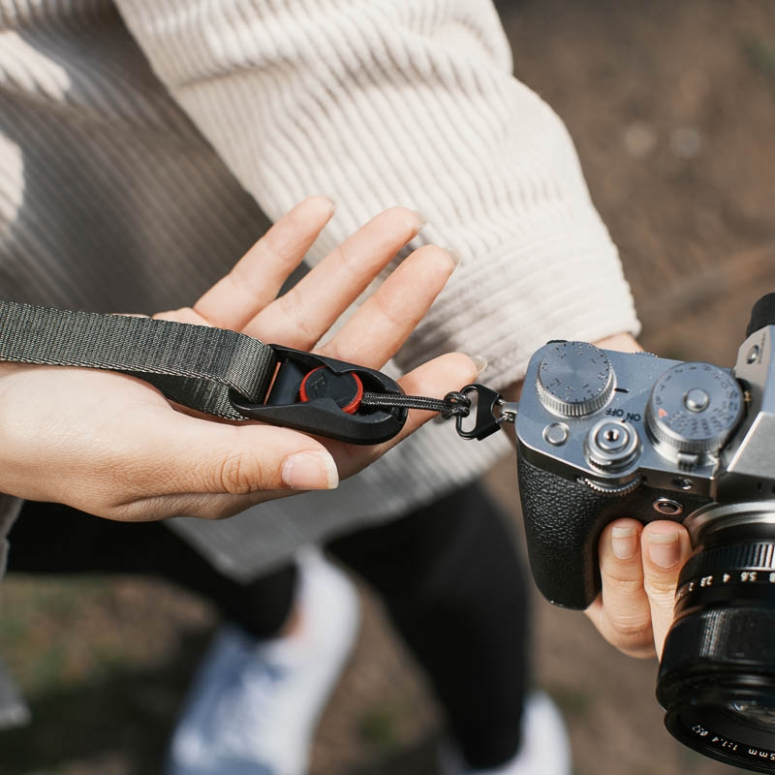 Peak Design Leash - Sage (sage green) - Slim camera strap for system ...