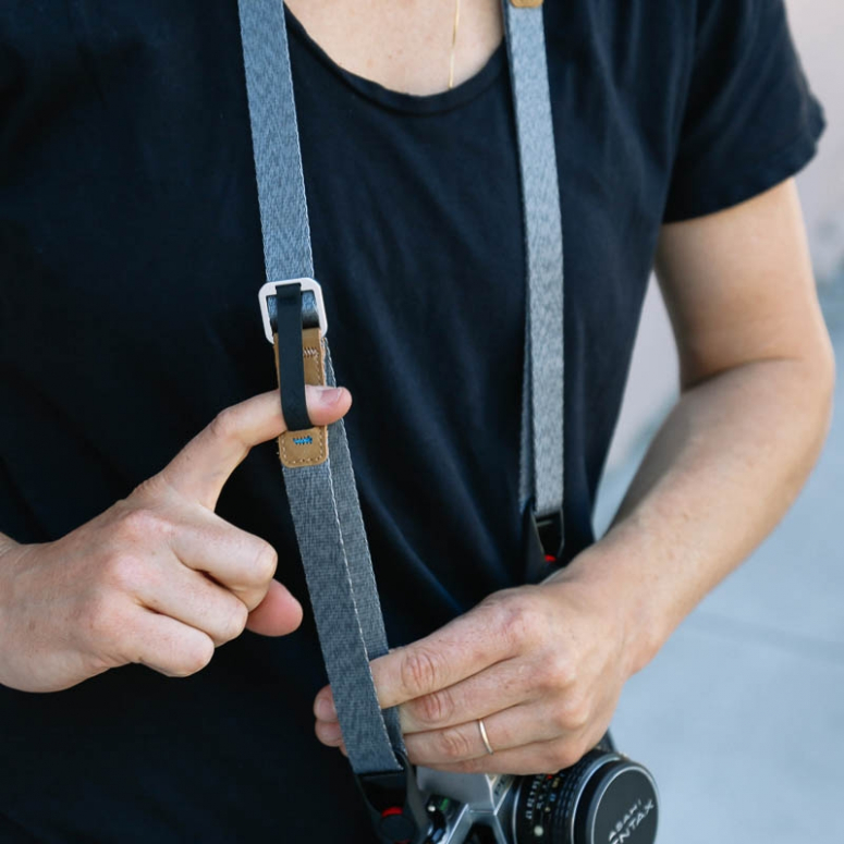 Peak Design Leash - Ash (Light Grey) - Slim camera strap for system ...